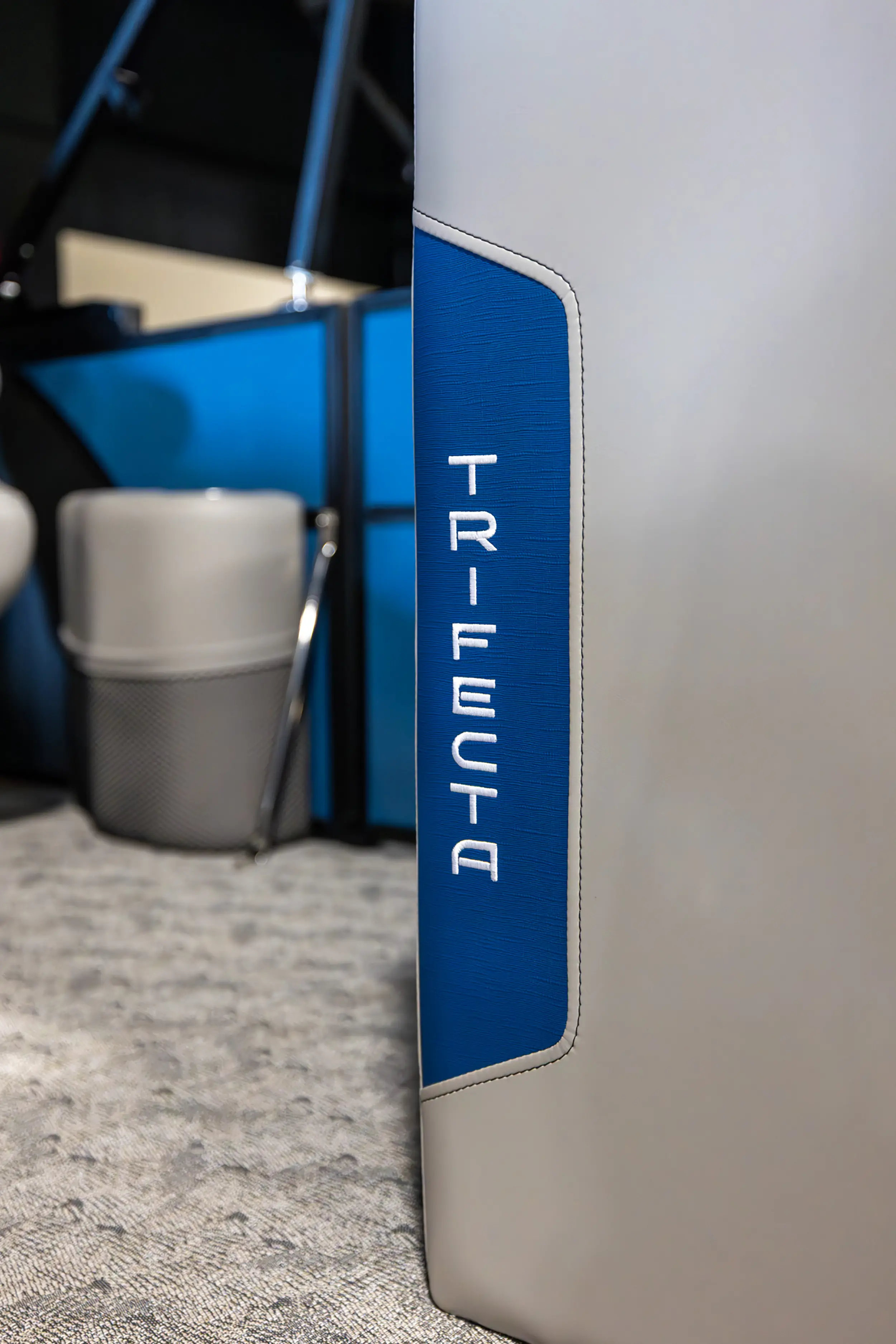 Trifecta LE - Trifecta Pontoon